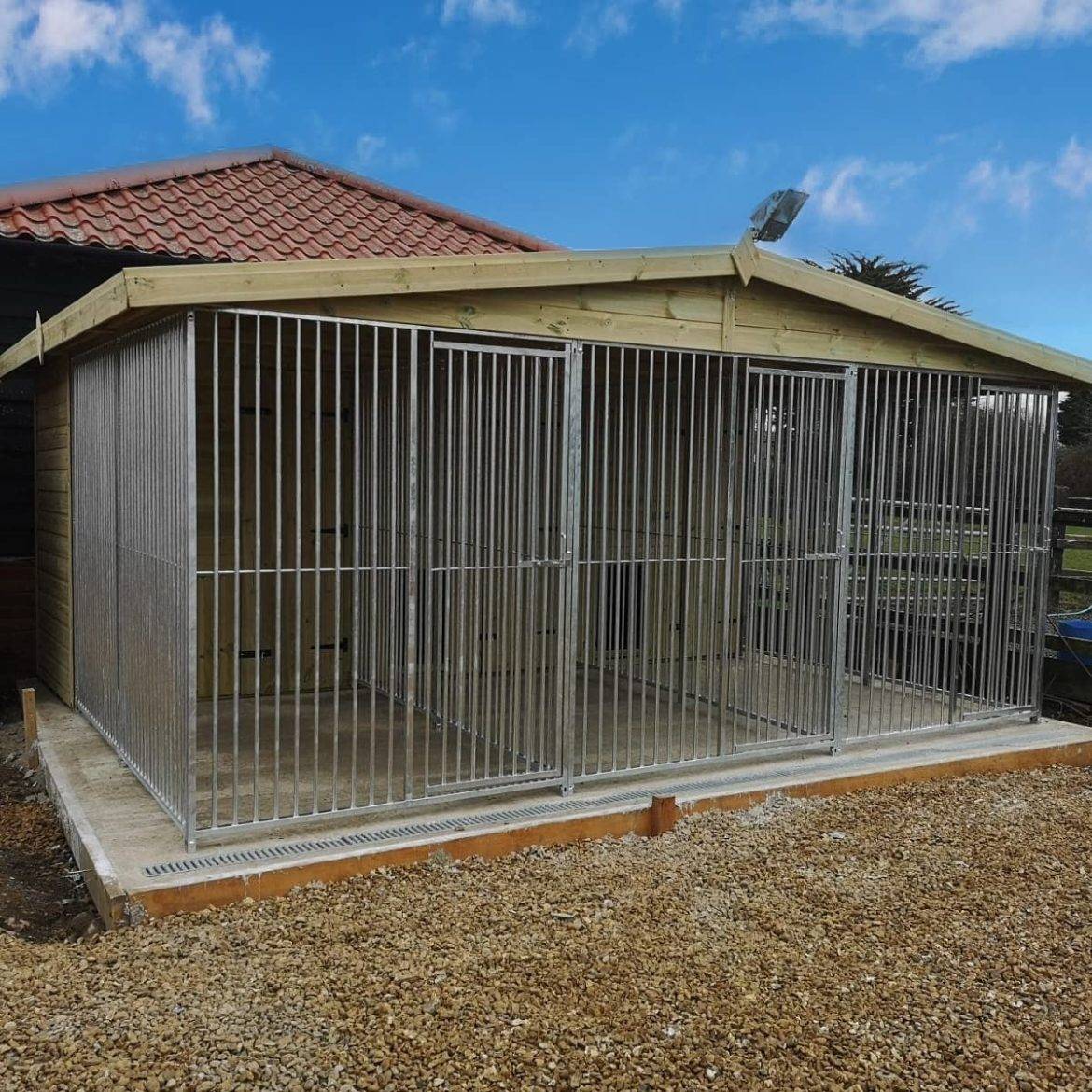 15 X 10 ft Triple Dog Kennel - benchmarkkennels